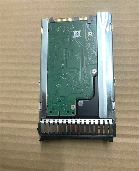 Disco Rigido Per Server Ibm Lenovo 00yk016 Thinksystem 1 2 Tb 10k Sas