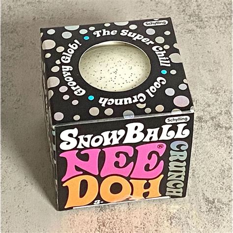 Schylling Needoh Snowball Crunch Squeeze Ball สีขาว Crunchy Texture