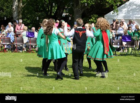 What Is An Irish Jig Dance At Loren Griffith Blog
