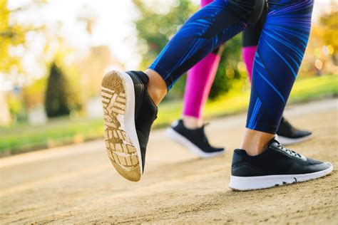 Heel Strike Midfoot Or Forefoot Running Breaking Down Foot Strike