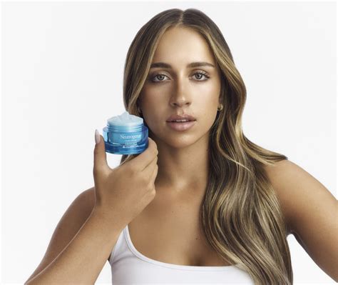 Neutrogena Names Tate Mcrae As New Ambassador Fashionnetwork