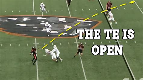 Yes This Was A Designed Throwback Pass Youtube