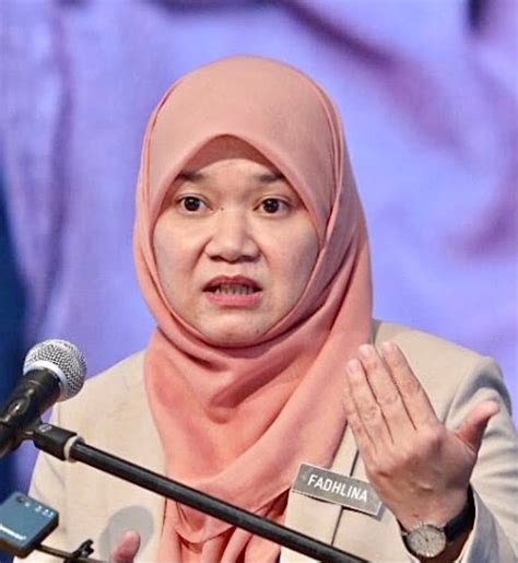 Kpm Pertimbang Jawatan Warden Bukan Daripada Kalangan Guru Warta Oriental