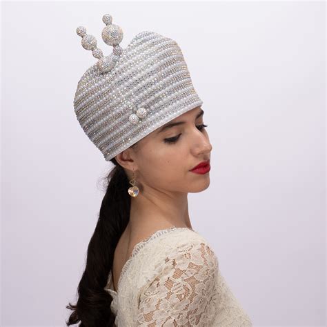 Gold Bling Bubble Hat Covered In Ab Stone Styled With 9 Great Crystal Beads Kakyco