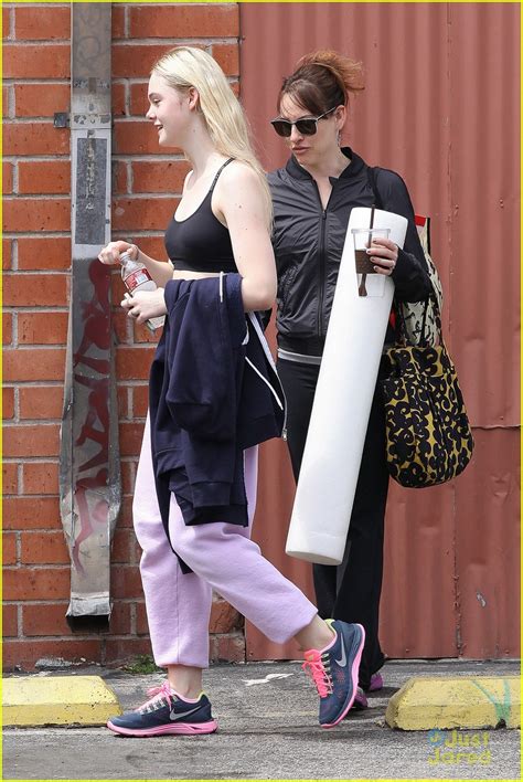 Elle Fanning Wont Wear Skinny Jeans Photo 550131 Photo Gallery