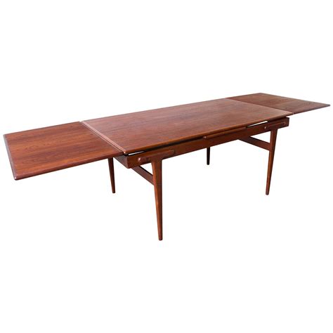 Oval Danish Teak Dining Table By Drylund At 1stdibs Oval Teak Dining