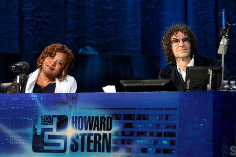 Robin Quivers Howard Stern Helped Her Through Cancer Exclusive