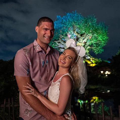 Milwaukee Bucks Brook Lopez And His Wife Hailee Have Welcomed A Sweet