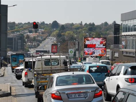 Corlett Drive Birnam B • Book A Billboard