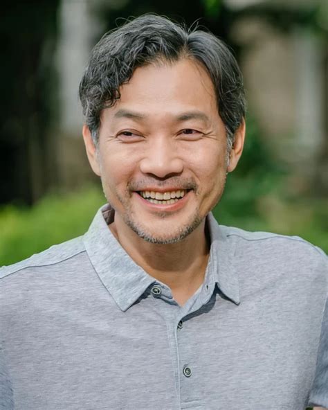 جذابیت و خوش تیپی پادشاه یوری خارج از سریال سرزمین بادها