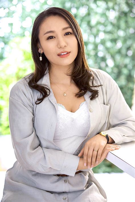 极品熟女！四十路女优《田所百合》色气全显 顶着人妻身分下海大解放 金镂衣