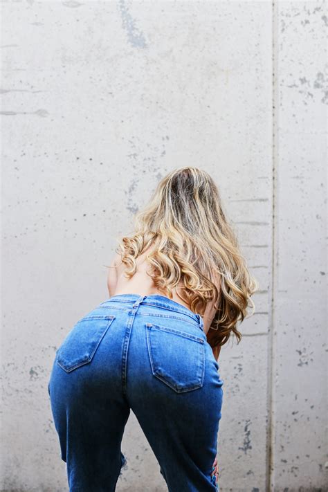 Women Butt Pictures Download Free Images On Unsplash