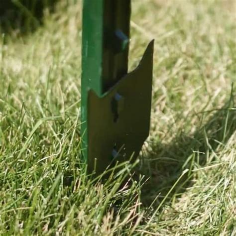 Everbilt 1 3 4 In X 3 1 2 In X 5 Ft Green Steel Fence T Post With