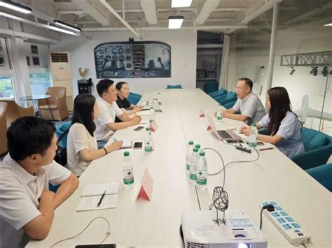 高职学院调研无人机企业，布局职业本科新赛道