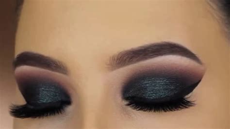 Create A Green Smokey Eye Look