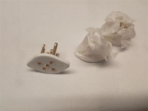 Patice kolíkové patice na elektronky zlacené porcelán Aukro