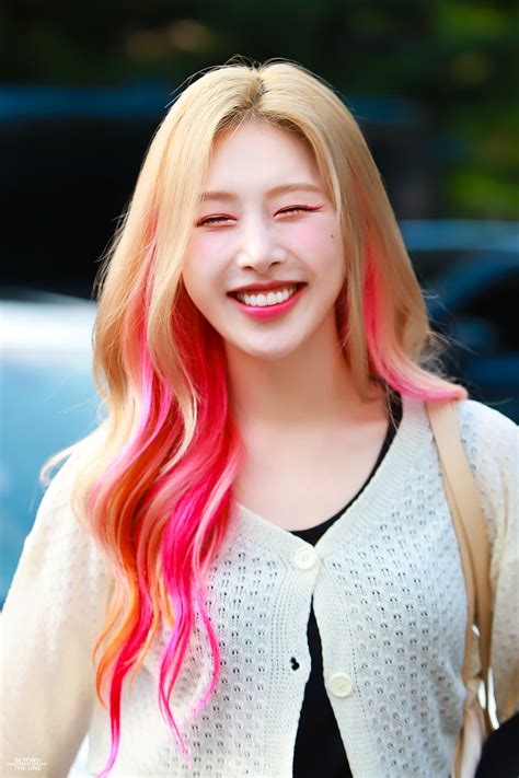 220805 Hezz Music Bank Kpopping