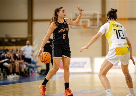 French Guard Marine Dursus Signs With Uconn Womens Basketball