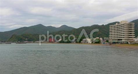 海沿いの温泉街（伊豆・土肥温泉） No 31377326｜写真素材なら「写真ac」無料（フリー）ダウンロードok