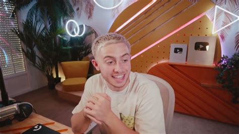 Michou Essaie Le Jeu Twelve Minutes Sur Twitch Jeu De Logique Youtube