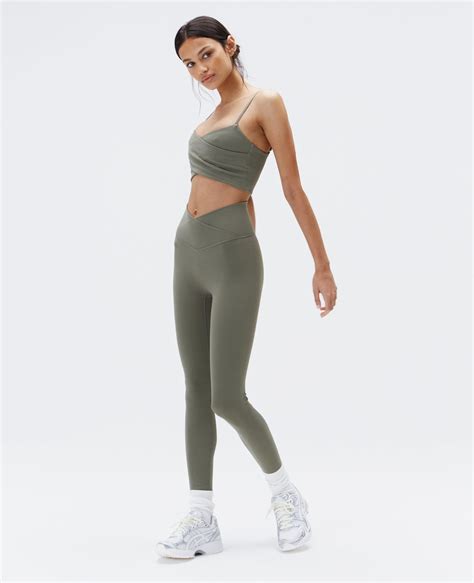 Cute Lazy Day Outfits With Yoga Pants