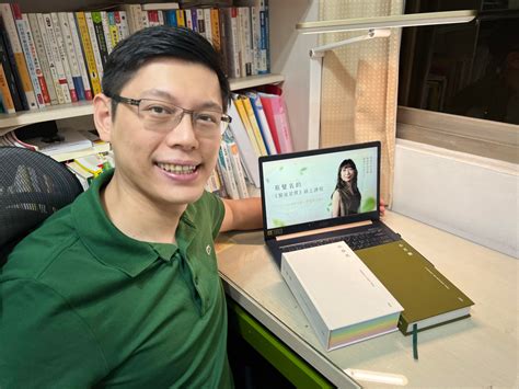 歐陽立中 不小心活成油膩的中年人，還有救嗎？ 兩年前我從學校辭職， 成為自由工作者， 展開自由人生，