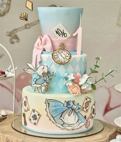 Pin Van Lourdes Morales Op Cakes Alice In Wonderland Verjaardagstaart