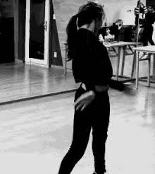 Asian Girl Sexy Dance S Tenor