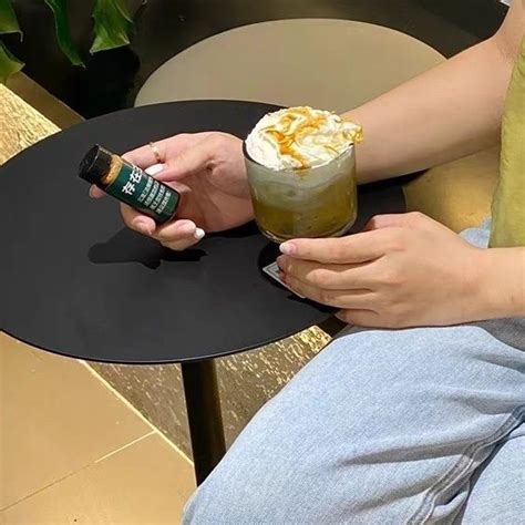 Stainless Steel Wall Cafe Table Round Small Unitop