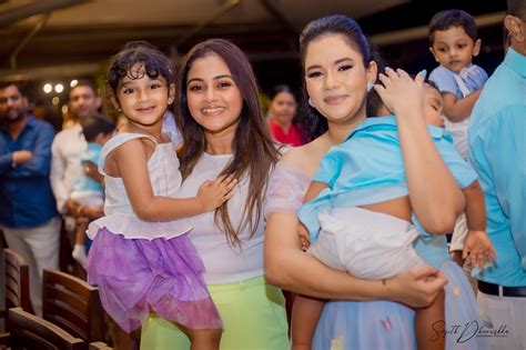 අවුරුද්දක් ගෙවී ගිය ඉක්මන චරිත්ගේ පවුල ලස්සන කරපු පුංචි මල්වලට මේ නම් විශේෂ දවසක් Charith