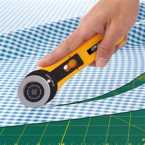 Jual Japanese Original Olfa Circular Cutter 45mm Rotating Roller Knife