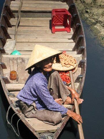 The Nón Lá Vietnamese Hat