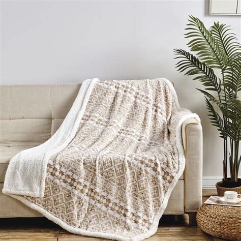 12 Pieces Plush Fleece Throws Tala Printed Fleece And Sherpa Blankets