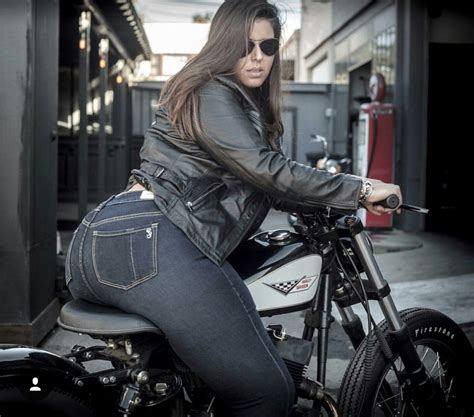 Pin By M Verde On Tight Jeans Addicted Full Figure Fashion Curvy