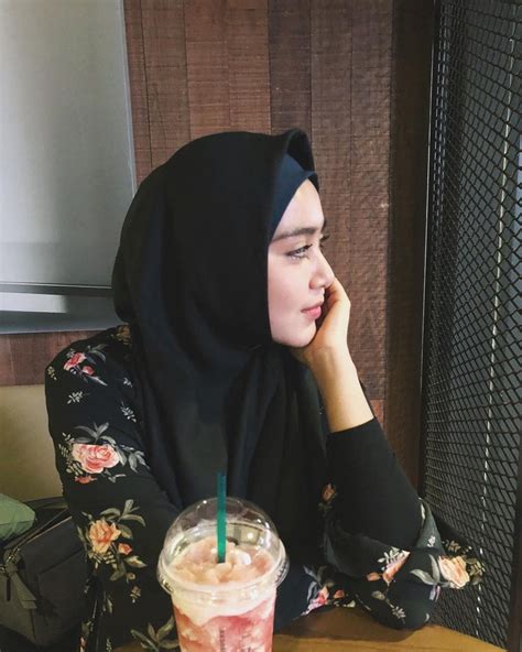 7 Potret Cantiknya Sherel Thalib Istri Taqy Malik Yang Berhijrah 3