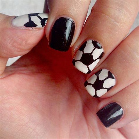 Soccer Ball Nails At Arnetta Parker Blog