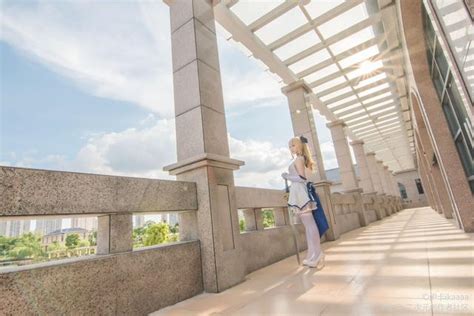 型月十周年：藍百合手捧百合花 白絲御姐卡哇伊！ 每日頭條