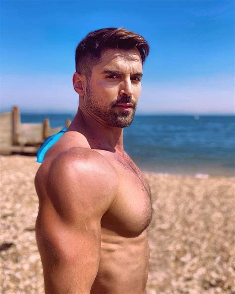 135 Mil Me Gusta 300 Comentarios Thiago Lazzarato Thiago