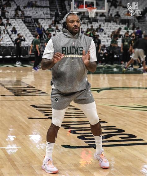 Giannis Antetokounmpo Bucks Shoes