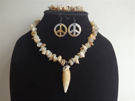 Gold Lip Shell And Nassa Shell With Japanese Shell Focal Etsy