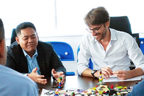 Cross Cultural Communication In The Workplace What It Is Why It