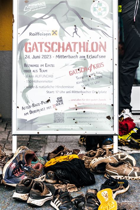 Großes Ehrenzeichen An Bischofsvikar Pater Schauer