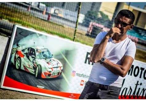 رضا فهیم کیست؟ آموزش رانندگی و سایت شرط بندی رضا فهیم بت مارکت