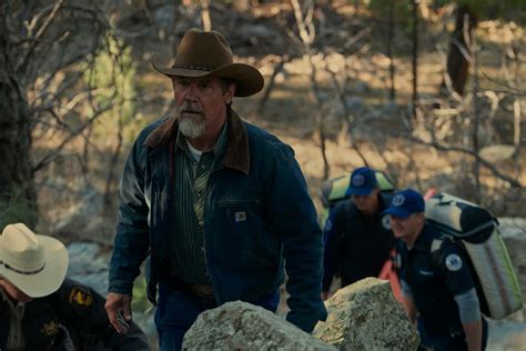 Download Actor Josh Brolin Wallpaper