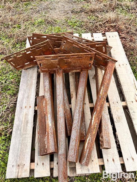 Confinement Tube Steel Corner Posts Bigiron Auctions