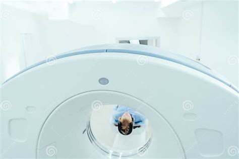 Woman Enters Into Mri Capsule Stock Image Image Of Diagnostic Imaging 321939695
