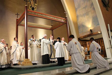 Quick Lessons From The Catechism The Sacrament Of Holy Orders Tom Perna