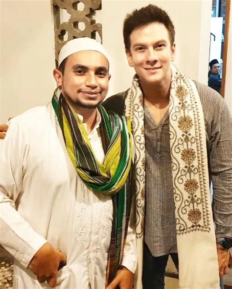 8 Portraits Of Bertrand Antolin Often Mistaken For Converts By Netizens Diligently Endow