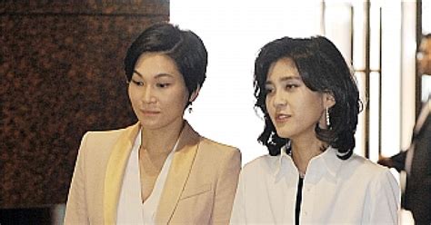 손잡고 시상식장 들어서는 이부진 이서현 자매