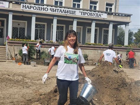 Nearly 280,000 volunteers in Bulgaria cleaned 2,832 tons of waste on ...